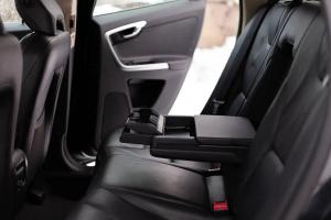 Pelēks Volvo XC60 2010 Rīga, ar dzinēja tilpumu 2.00 L un nobraukumu 203 tūkst. km par 9495 €, foto 14 vietnē AUTOMOTO.COM.LV