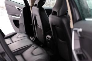 Pelēks Volvo XC60 2010 Rīga, ar dzinēja tilpumu 2.00 L un nobraukumu 203 tūkst. km par 9495 €, foto 15 vietnē AUTOMOTO.COM.LV