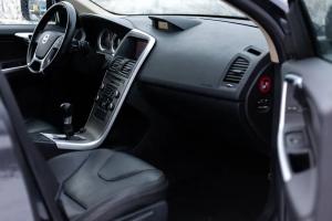Pelēks Volvo XC60 2010 Rīga, ar dzinēja tilpumu 2.00 L un nobraukumu 203 tūkst. km par 9495 €, foto 20 vietnē AUTOMOTO.COM.LV