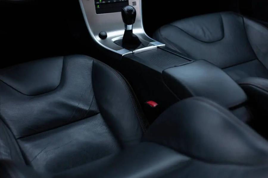Pelēks Volvo XC60 2010 Rīga, ar dzinēja tilpumu 2.00 L un nobraukumu 203 tūkst. km par 9495 €, foto 25 vietnē AUTOMOTO.COM.LV