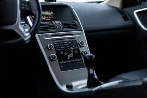 Pelēks Volvo XC60 2010 Rīga, ar dzinēja tilpumu 2.00 L un nobraukumu 203 tūkst. km par 9495 €, foto 26 vietnē AUTOMOTO.COM.LV