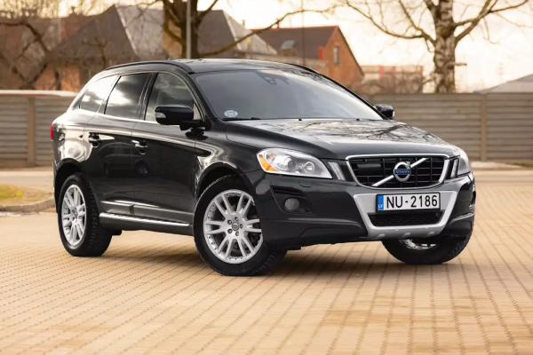 Pelēks Volvo XC60 2010 Jelgava, ar dzinēja tilpumu 2.40 L un nobraukumu 347 tūkst. km par 8900 €, foto 2 vietnē AUTOMOTO.COM.LV