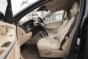 Grey Volvo XC60 2010 in Jelgava, with an engine capacity of 2.40 L and mileage of 347 thousand km for 8900 €, photo 13 on AUTOMOTO.COM.LV