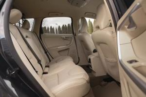 Grey Volvo XC60 2010 in Jelgava, with an engine capacity of 2.40 L and mileage of 347 thousand km for 8900 €, photo 20 on AUTOMOTO.COM.LV