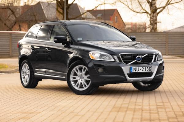 Pelēks Volvo XC60 2010 Rīga, ar dzinēja tilpumu 2.40 L un nobraukumu 347 tūkst. km par 8900 €, foto 2 vietnē AUTOMOTO.COM.LV