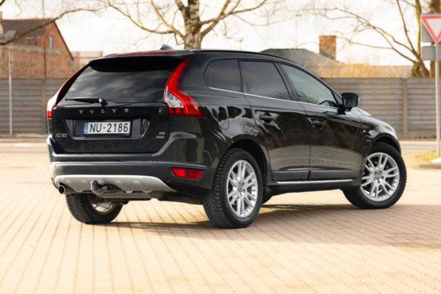 Pelēks Volvo XC60 2010 Rīga, ar dzinēja tilpumu 2.40 L un nobraukumu 347 tūkst. km par 8900 €, foto 6 vietnē AUTOMOTO.COM.LV
