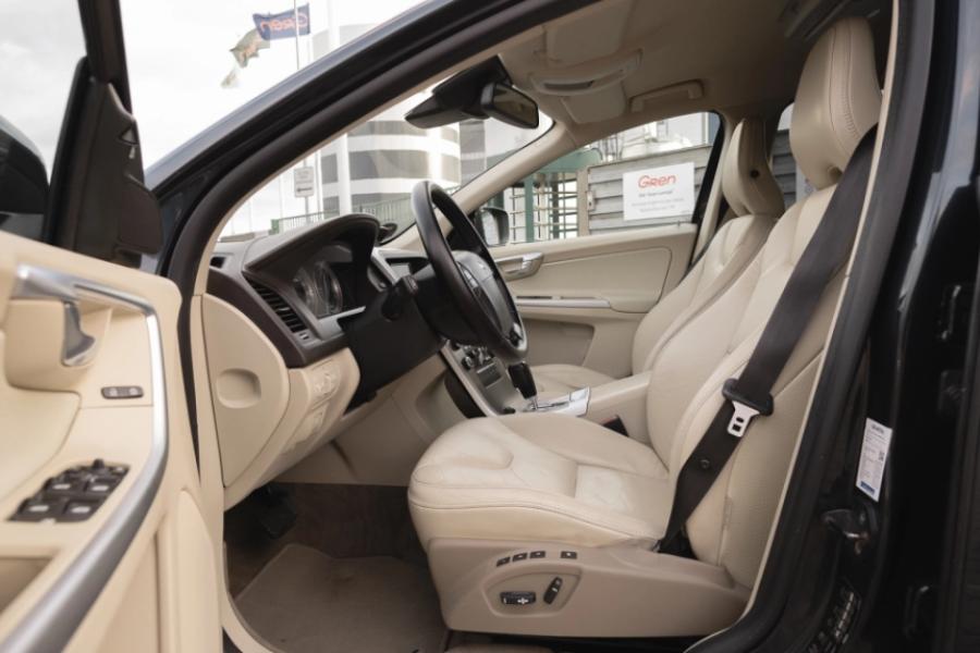 Pelēks Volvo XC60 2010 Rīga, ar dzinēja tilpumu 2.40 L un nobraukumu 347 tūkst. km par 8900 €, foto 13 vietnē AUTOMOTO.COM.LV