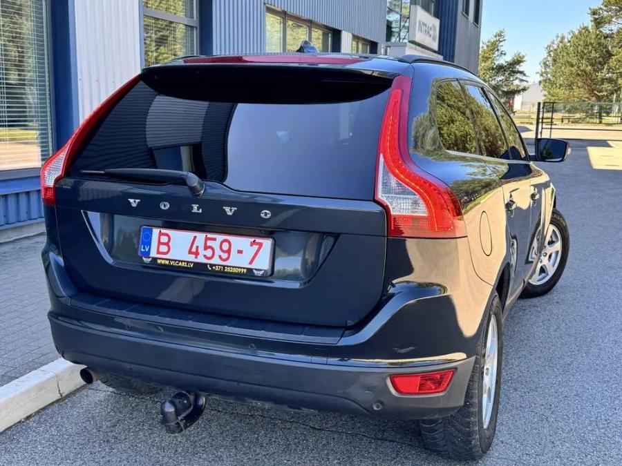 Grey Volvo XC60 2010 in Riga, with an engine capacity of 2.40 L and mileage of 346 thousand km for 7800 €, photo 5 on AUTOMOTO.COM.LV