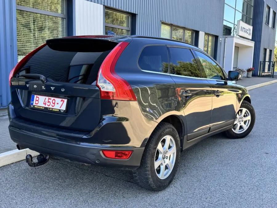 Grey Volvo XC60 2010 in Riga, with an engine capacity of 2.40 L and mileage of 346 thousand km for 7800 €, photo 6 on AUTOMOTO.COM.LV