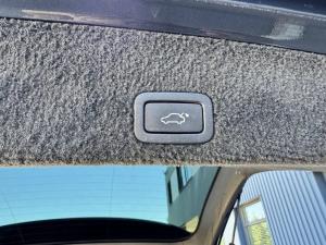 Grey Volvo XC60 2010 in Riga, with an engine capacity of 2.40 L and mileage of 346 thousand km for 7800 €, photo 10 on AUTOMOTO.COM.LV