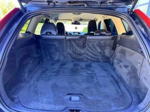 Grey Volvo XC60 2010 in Riga, with an engine capacity of 2.40 L and mileage of 346 thousand km for 7800 €, photo 11 on AUTOMOTO.COM.LV