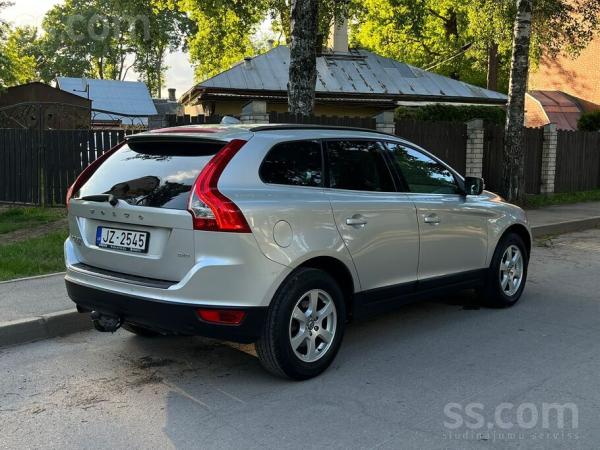 Pelēks Volvo XC60 2010 Rīga, ar dzinēja tilpumu 2.40 L un nobraukumu 0 tūkst. km par 7599 €, foto 5 vietnē AUTOMOTO.COM.LV