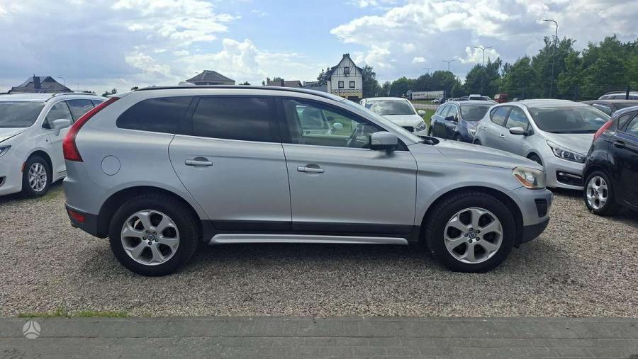 Pelēks Volvo XC60 2010 Kauņa, ar dzinēja tilpumu 2.40 L un nobraukumu 240 tūkst. km par 7600 €, foto 6 vietnē AUTOMOTO.COM.LV