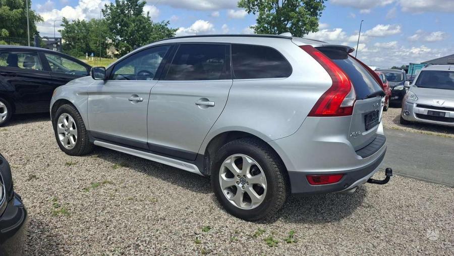 Pelēks Volvo XC60 2010 Kauņa, ar dzinēja tilpumu 2.40 L un nobraukumu 240 tūkst. km par 7600 €, foto 9 vietnē AUTOMOTO.COM.LV