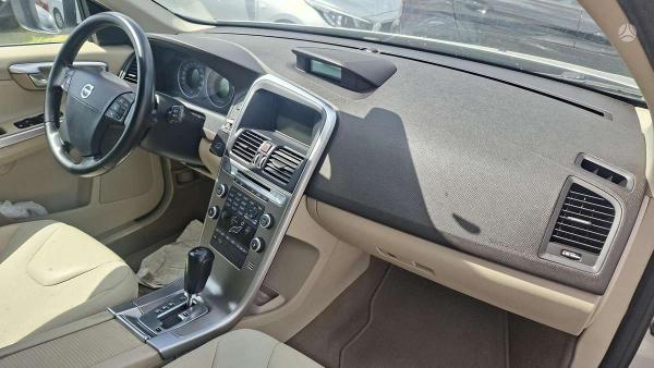 Grey Volvo XC60 2010 in Kaunas, with an engine capacity of 2.40 L and mileage of 240 thousand km for 7600 €, photo 10 on AUTOMOTO.COM.LV