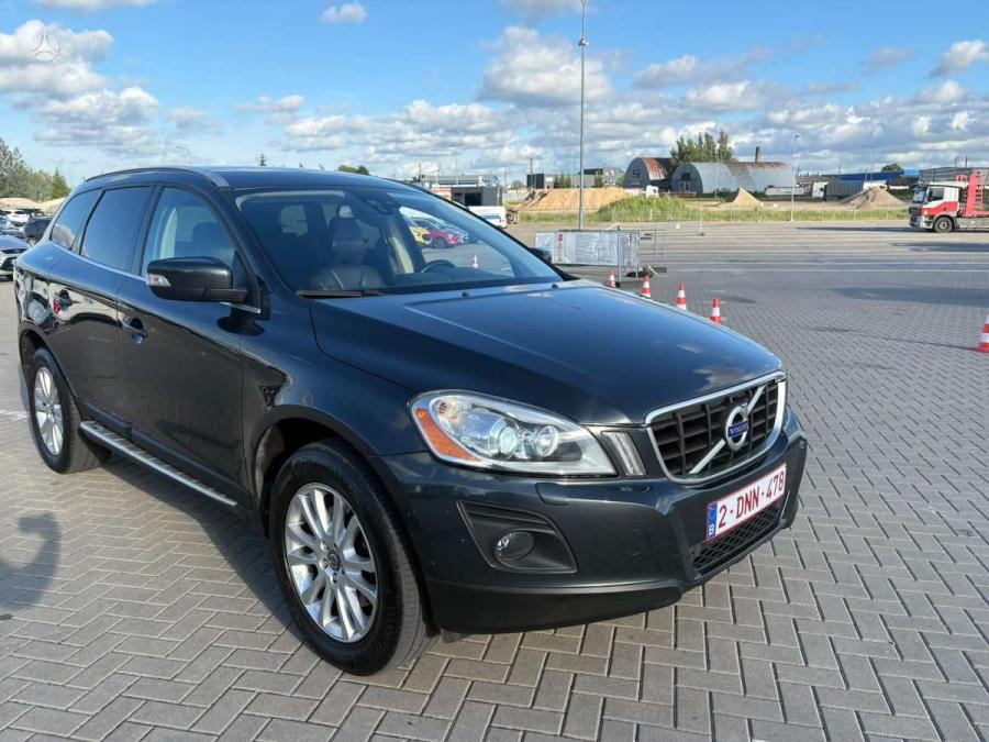 Pelēks Volvo XC60 2010 Tauragė, ar dzinēja tilpumu 2.40 L un nobraukumu 318 tūkst. km par 7500 €, foto 8 vietnē AUTOMOTO.COM.LV