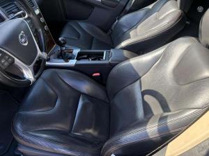 Pelēks Volvo XC60 2010 Tauragė, ar dzinēja tilpumu 2.40 L un nobraukumu 318 tūkst. km par 7500 €, foto 11 vietnē AUTOMOTO.COM.LV