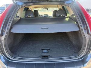 Pelēks Volvo XC60 2010 Tauragė, ar dzinēja tilpumu 2.40 L un nobraukumu 318 tūkst. km par 7500 €, foto 14 vietnē AUTOMOTO.COM.LV