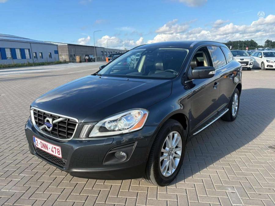 Pelēks Volvo XC60 2010 Tauragė, ar dzinēja tilpumu 2.40 L un nobraukumu 318 tūkst. km par 7500 €, foto 24 vietnē AUTOMOTO.COM.LV
