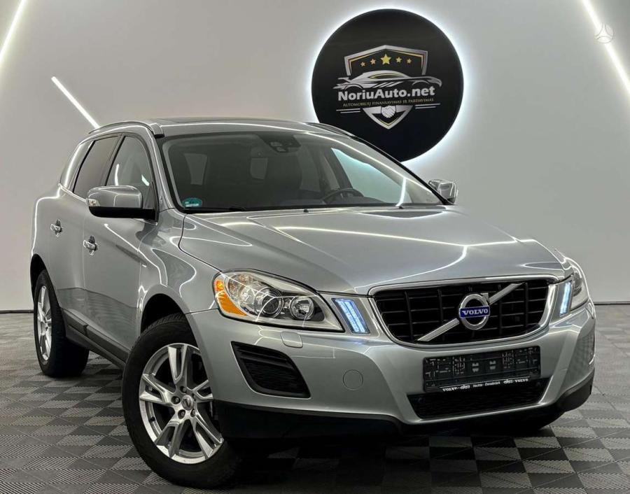 Pelēks Volvo XC60 2010 Marijampole, ar dzinēja tilpumu 2.40 L un nobraukumu 150 tūkst. km par 10750 €, foto 1 vietnē AUTOMOTO.COM.LV