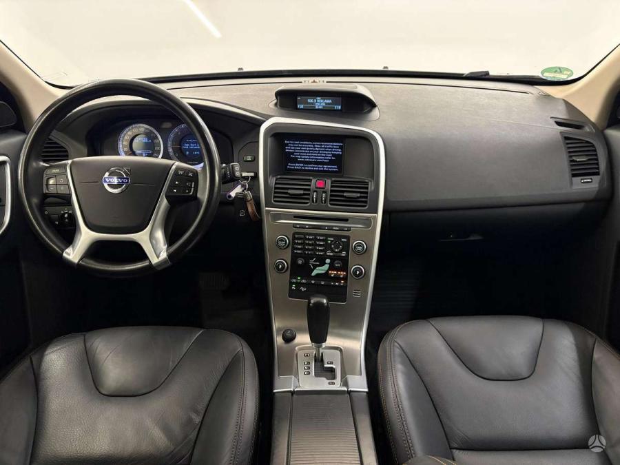 Pelēks Volvo XC60 2010 Marijampole, ar dzinēja tilpumu 2.40 L un nobraukumu 150 tūkst. km par 10750 €, foto 10 vietnē AUTOMOTO.COM.LV