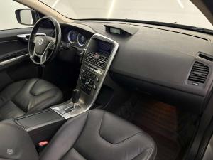 Pelēks Volvo XC60 2010 Marijampole, ar dzinēja tilpumu 2.40 L un nobraukumu 150 tūkst. km par 10750 €, foto 15 vietnē AUTOMOTO.COM.LV