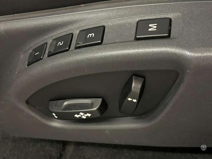 Pelēks Volvo XC60 2010 Marijampole, ar dzinēja tilpumu 2.40 L un nobraukumu 150 tūkst. km par 10750 €, foto 24 vietnē AUTOMOTO.COM.LV
