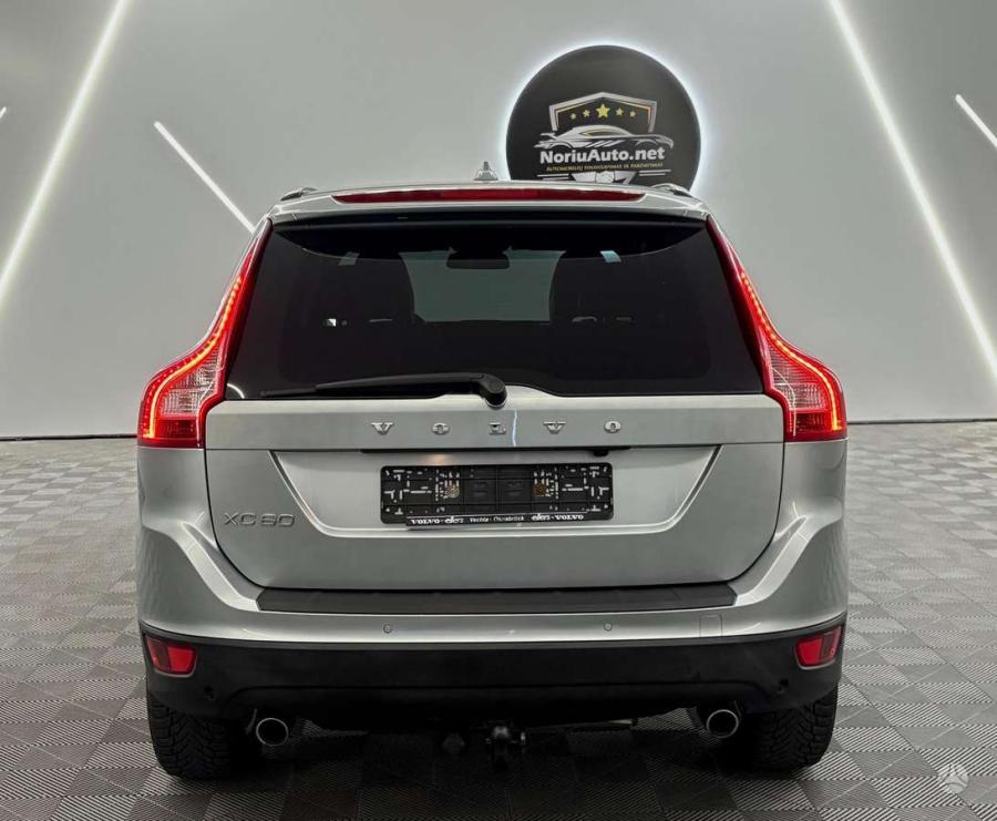 Pelēks Volvo XC60 2010 Marijampole, ar dzinēja tilpumu 2.40 L un nobraukumu 150 tūkst. km par 10750 €, foto 25 vietnē AUTOMOTO.COM.LV