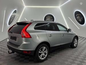 Pelēks Volvo XC60 2010 Marijampole, ar dzinēja tilpumu 2.40 L un nobraukumu 150 tūkst. km par 10750 €, foto 32 vietnē AUTOMOTO.COM.LV