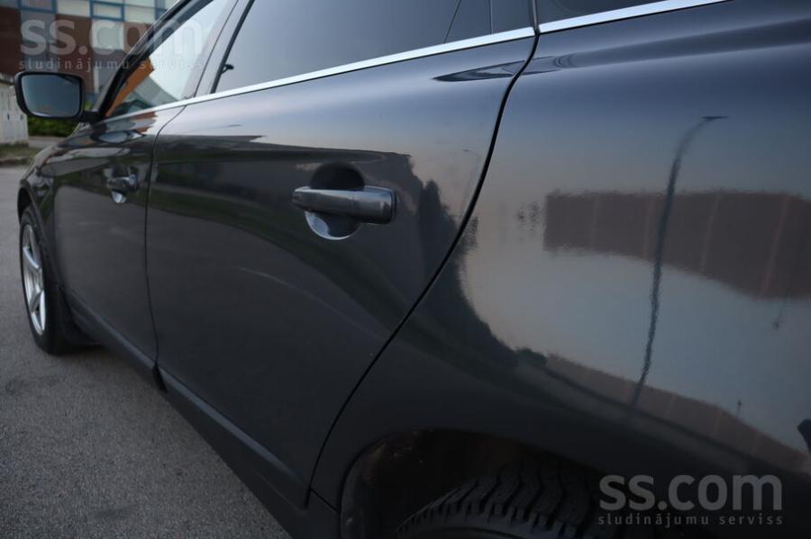 Grey Volvo XC60 2010 in Riga, with an engine capacity of 2.40 L and mileage of 0 thousand km for 5990 €, photo 4 on AUTOMOTO.COM.LV