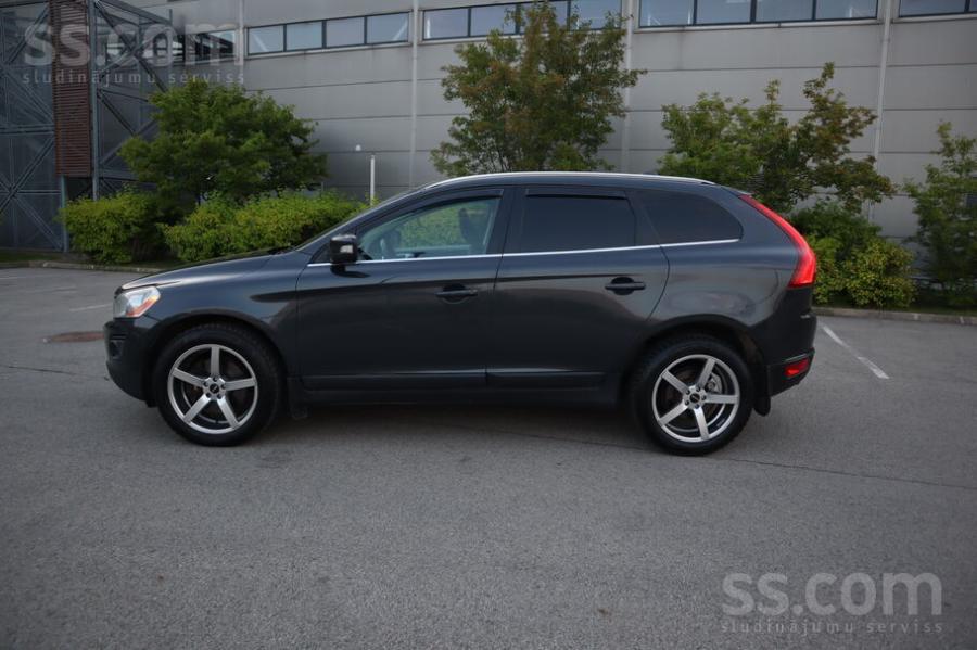 Grey Volvo XC60 2010 in Riga, with an engine capacity of 2.40 L and mileage of 0 thousand km for 5990 €, photo 6 on AUTOMOTO.COM.LV