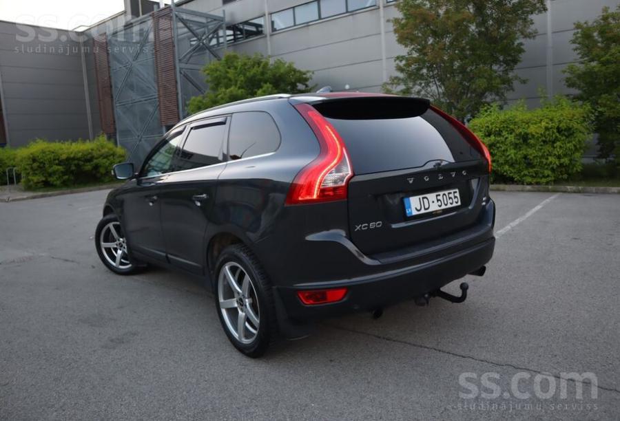 Grey Volvo XC60 2010 in Riga, with an engine capacity of 2.40 L and mileage of 0 thousand km for 5990 €, photo 8 on AUTOMOTO.COM.LV