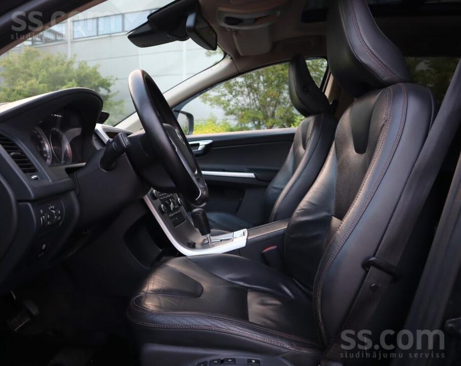 Grey Volvo XC60 2010 in Riga, with an engine capacity of 2.40 L and mileage of 0 thousand km for 5990 €, photo 14 on AUTOMOTO.COM.LV