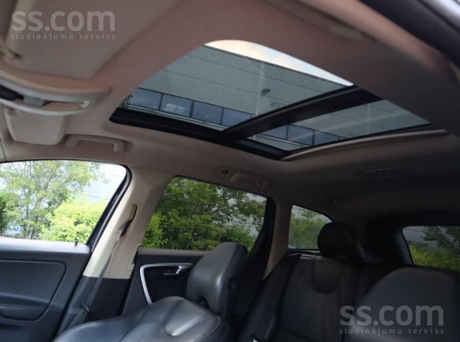 Grey Volvo XC60 2010 in Riga, with an engine capacity of 2.40 L and mileage of 0 thousand km for 5990 €, photo 16 on AUTOMOTO.COM.LV