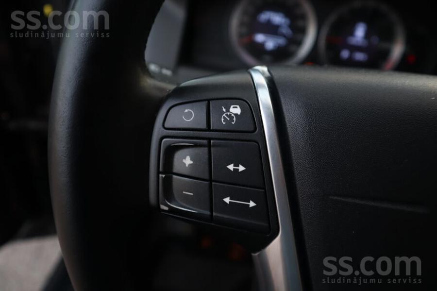Grey Volvo XC60 2010 in Riga, with an engine capacity of 2.40 L and mileage of 0 thousand km for 5990 €, photo 19 on AUTOMOTO.COM.LV