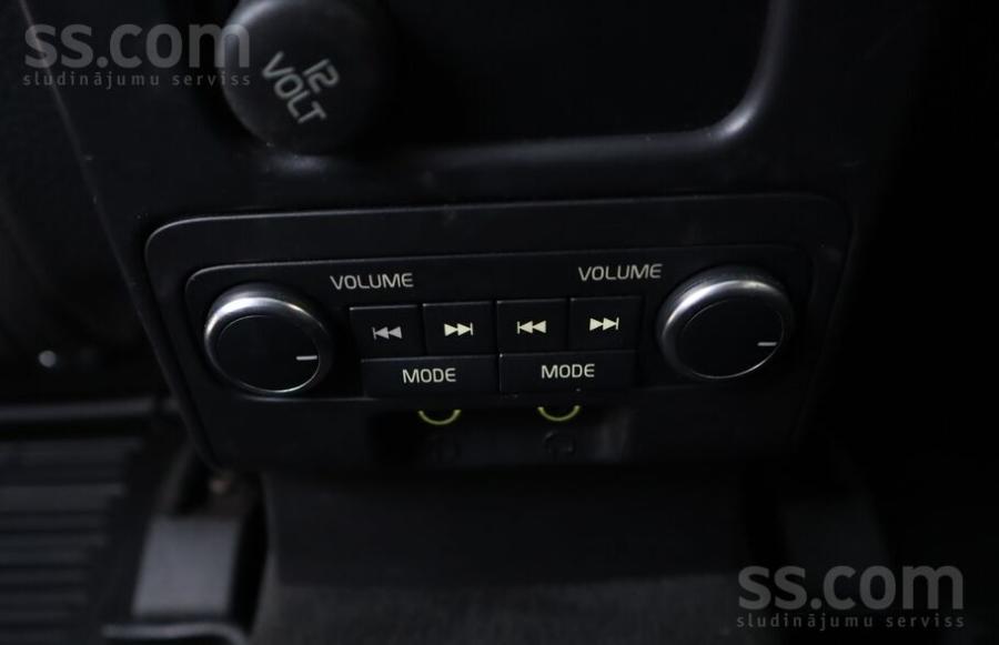 Grey Volvo XC60 2010 in Riga, with an engine capacity of 2.40 L and mileage of 0 thousand km for 5990 €, photo 24 on AUTOMOTO.COM.LV