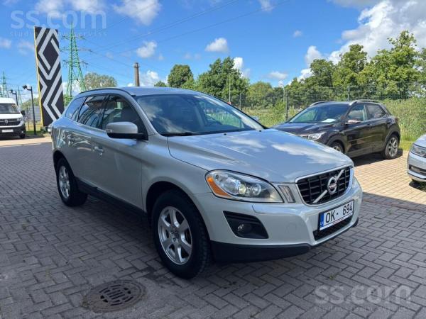 Pelēks Volvo XC60 2010 Liepāja, ar dzinēja tilpumu 2.40 L un nobraukumu 222 tūkst. km par 8240 €, foto 1 vietnē AUTOMOTO.COM.LV