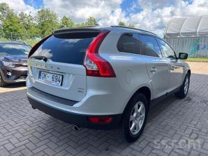 Pelēks Volvo XC60 2010 Liepāja, ar dzinēja tilpumu 2.40 L un nobraukumu 222 tūkst. km par 8240 €, foto 4 vietnē AUTOMOTO.COM.LV