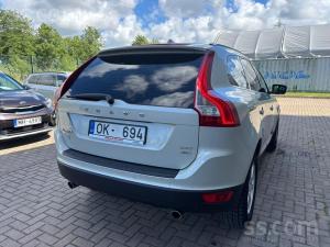 Pelēks Volvo XC60 2010 Liepāja, ar dzinēja tilpumu 2.40 L un nobraukumu 222 tūkst. km par 8240 €, foto 5 vietnē AUTOMOTO.COM.LV