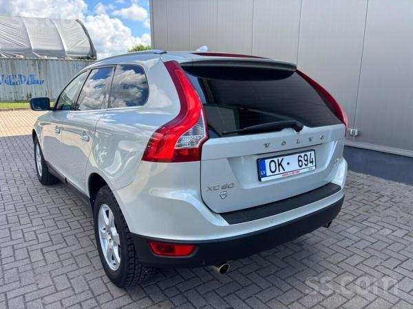 Pelēks Volvo XC60 2010 Liepāja, ar dzinēja tilpumu 2.40 L un nobraukumu 222 tūkst. km par 8240 €, foto 5 vietnē AUTOMOTO.COM.LV
