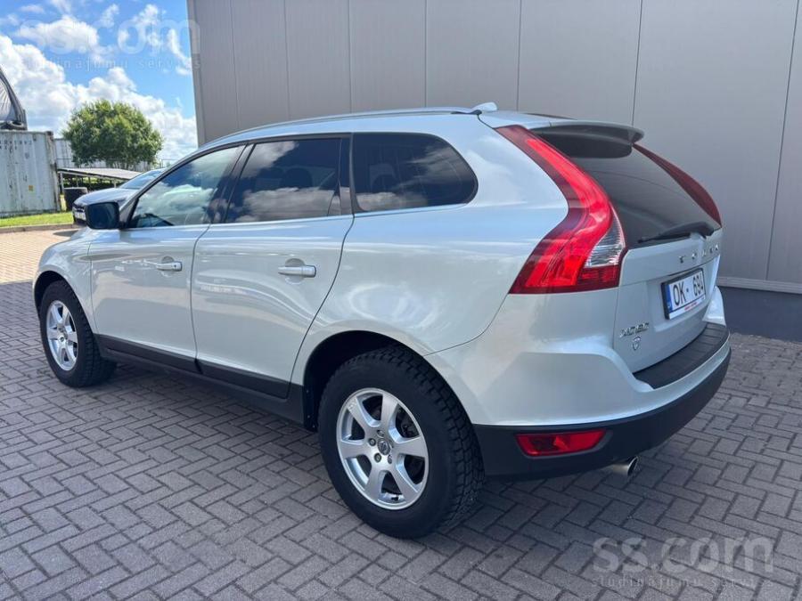 Pelēks Volvo XC60 2010 Liepāja, ar dzinēja tilpumu 2.40 L un nobraukumu 222 tūkst. km par 8240 €, foto 7 vietnē AUTOMOTO.COM.LV