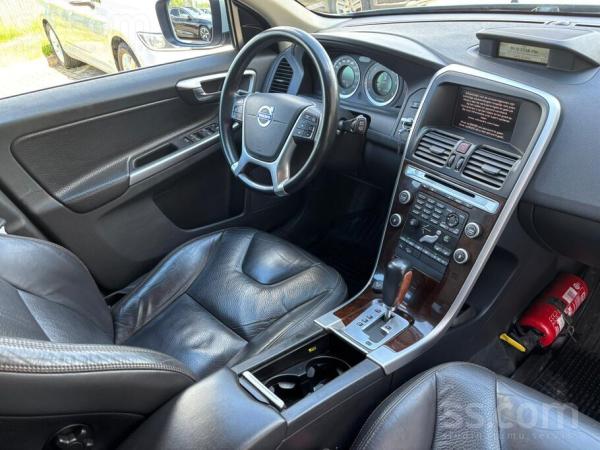 Pelēks Volvo XC60 2010 Liepāja, ar dzinēja tilpumu 2.40 L un nobraukumu 222 tūkst. km par 8240 €, foto 9 vietnē AUTOMOTO.COM.LV