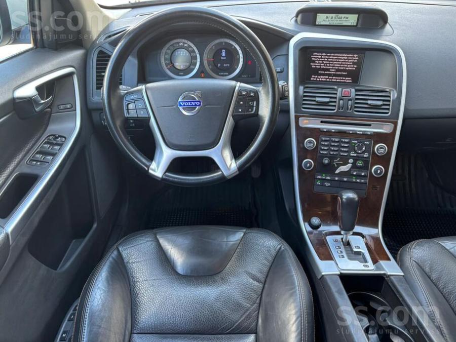 Pelēks Volvo XC60 2010 Liepāja, ar dzinēja tilpumu 2.40 L un nobraukumu 222 tūkst. km par 8240 €, foto 11 vietnē AUTOMOTO.COM.LV