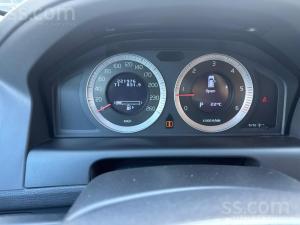 Pelēks Volvo XC60 2010 Liepāja, ar dzinēja tilpumu 2.40 L un nobraukumu 222 tūkst. km par 8240 €, foto 13 vietnē AUTOMOTO.COM.LV