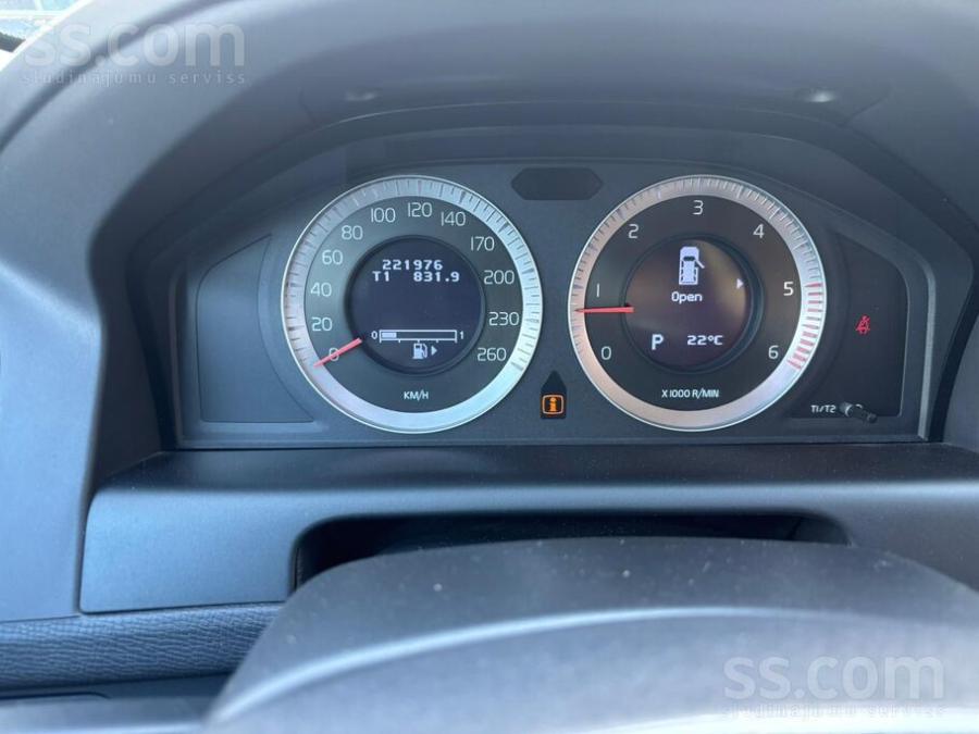 Pelēks Volvo XC60 2010 Liepāja, ar dzinēja tilpumu 2.40 L un nobraukumu 222 tūkst. km par 8240 €, foto 13 vietnē AUTOMOTO.COM.LV