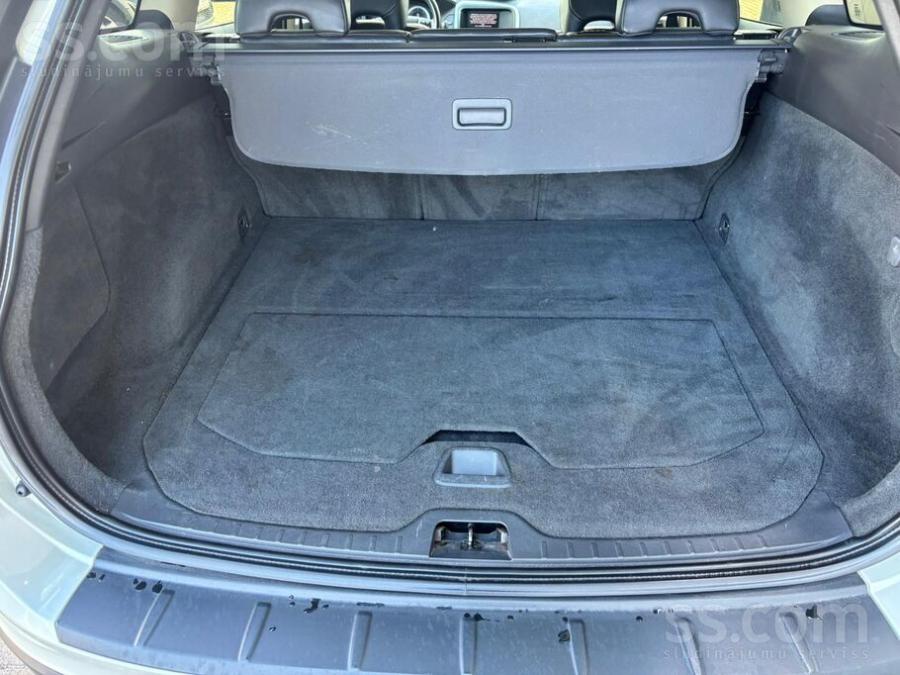 Pelēks Volvo XC60 2010 Liepāja, ar dzinēja tilpumu 2.40 L un nobraukumu 222 tūkst. km par 8240 €, foto 18 vietnē AUTOMOTO.COM.LV