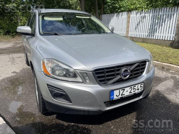 Pelēks Volvo XC60 2010 Rīga, ar dzinēja tilpumu 2.40 L un nobraukumu 275 tūkst. km par 6350 €, foto 3 vietnē AUTOMOTO.COM.LV