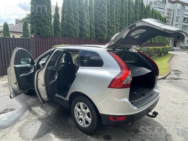 Pelēks Volvo XC60 2010 Rīga, ar dzinēja tilpumu 2.40 L un nobraukumu 275 tūkst. km par 6350 €, foto 6 vietnē AUTOMOTO.COM.LV