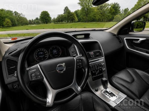 Pelēks Volvo XC60 2010 Rīga, ar dzinēja tilpumu 2.40 L un nobraukumu 275 tūkst. km par 6350 €, foto 10 vietnē AUTOMOTO.COM.LV