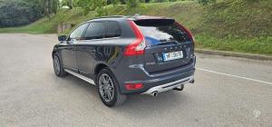 Grey Volvo XC60 2010 in Jonava, with an engine capacity of 2.40 L and mileage of 301 thousand km for 8999 €, photo 9 on AUTOMOTO.COM.LV